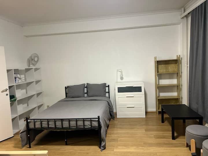 Studio Lumineux Avec Grande Terrasse Ensoleillée - Ixelles