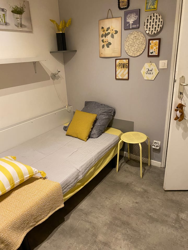Petite Chambre Indépendante Rez Chaussée Maison - Angers