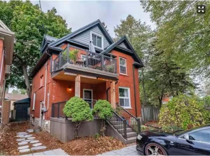 Charming 3-bedroom City Hideaway | Walk Everywhere - St. Jacobs