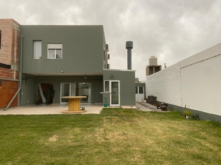 Casa Entera En Barrio Residencial - Cinco Saltos