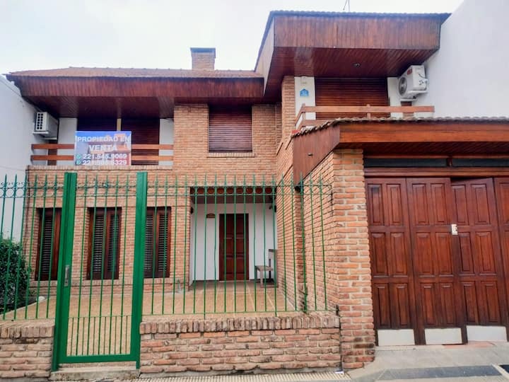 Se Alquila Casa En La Mejor Zona De La Ciudad - La Plata