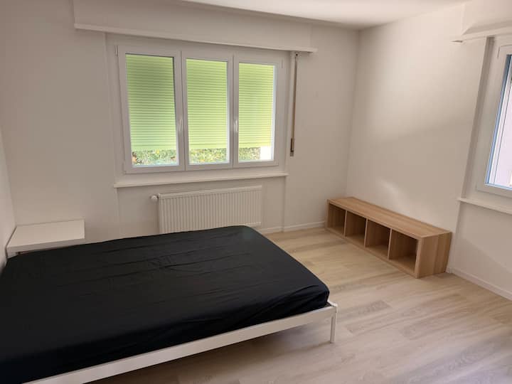 Chambre Privée Avec Salle De Bain Partagée - Yverdon-les-Bains