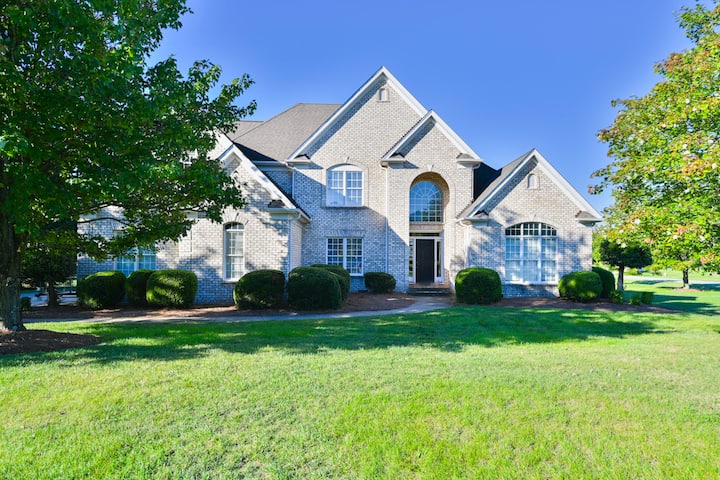 4br Oak Ridge Retreat | Game Room | Sleeps 11 - Greensboro, NC