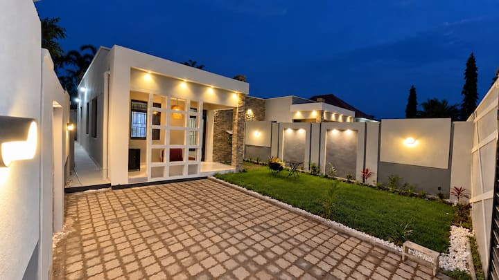Chic And Cozy 3 Bedroom Home In Kinanira 3 - Burundi