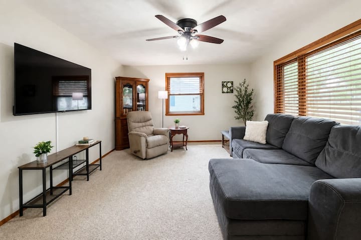 Quiet 3br Retreat, 1.5 Baths, Family Friendly - Appleton, WI