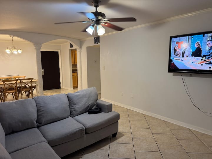 2 Bedrooms, 2 Bathrooms 
Near Fort Myers Downtown - Fort Myers
