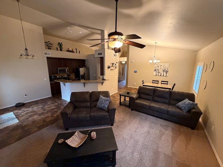 The Desert Den With Fireplace - Carlsbad, NM