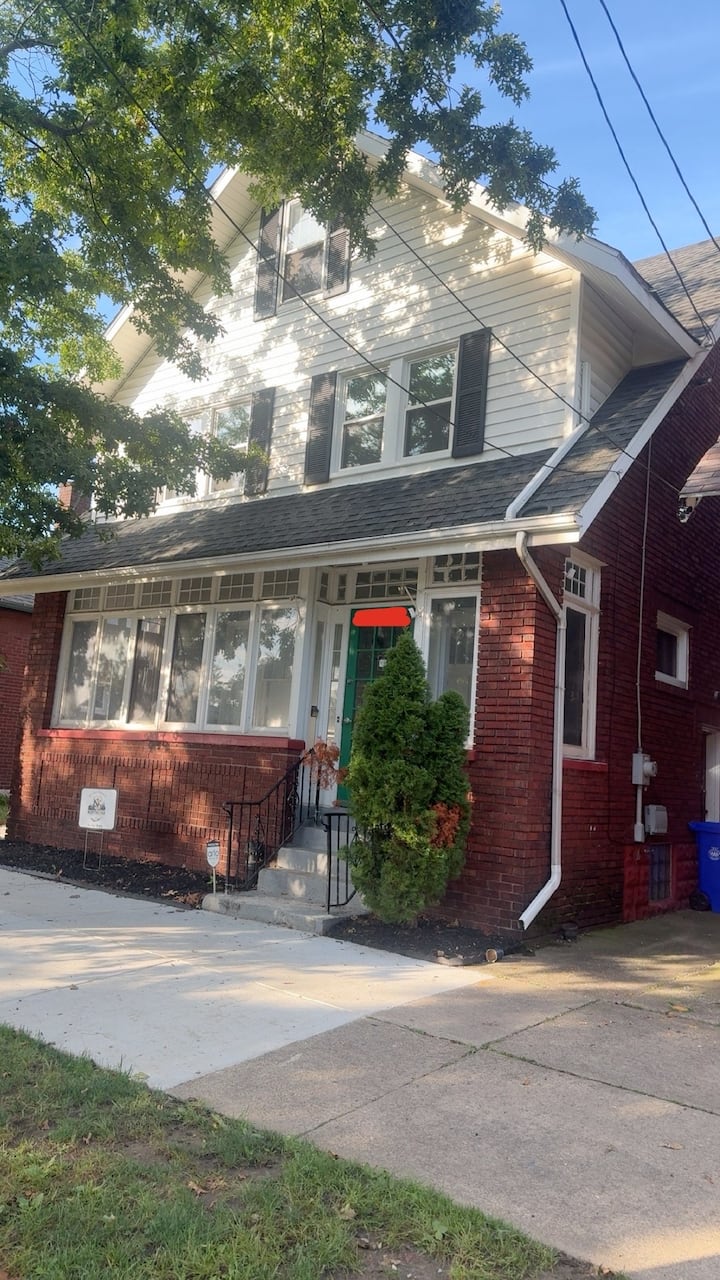 The 814 Retreat - Erie, PA