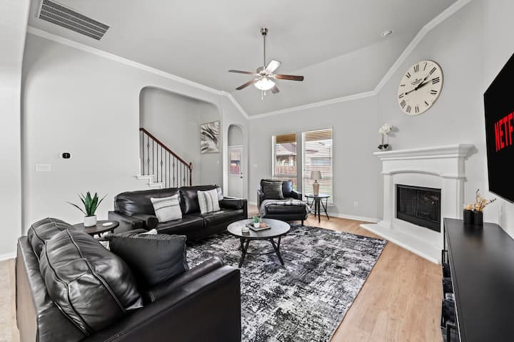 Spacious 30-day Retreat In Keller/fort Worth - Roanoke, TX