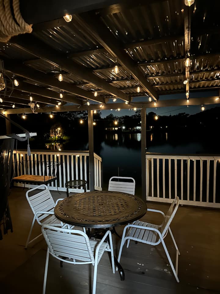 Waterfront Retreat In Jacksonville - Jacksonville