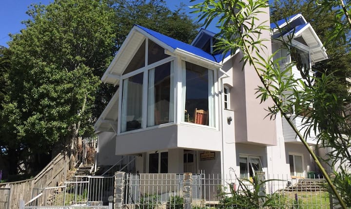 Casa En Ushuaia · 3 Hab · 2 Baños · Hasta 8 - Ushuaia