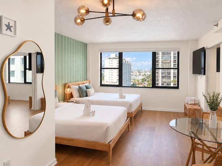 Beachfront - Family Suite With Kitchenette - Miami Beach