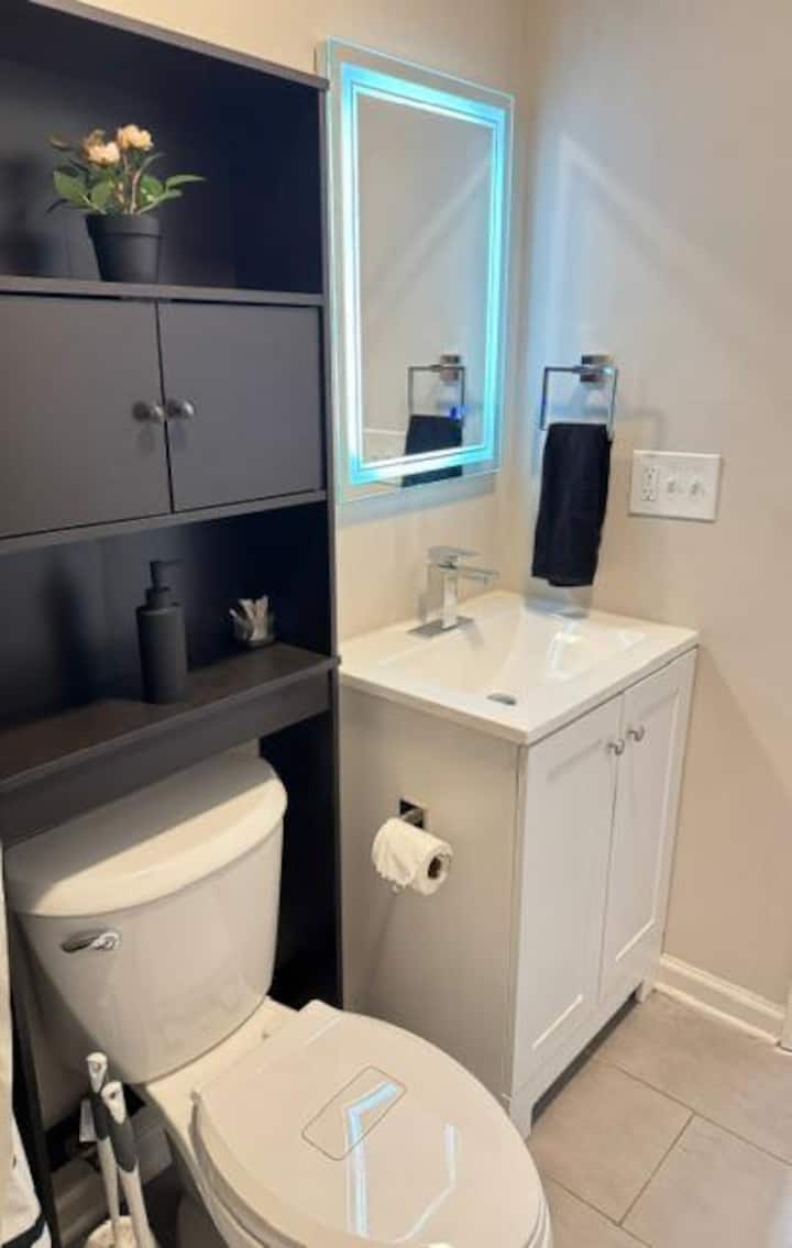 Bright & Cozy Retreat | Private Room In Roswell - 로즈웰