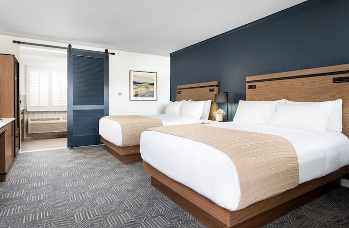 Luxury 2 Queen Hotel Room W/ Parking - Solvang, CA