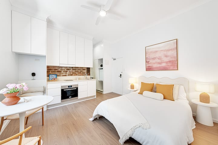 Dreamy Bondi: The Drift - Bondi Beach