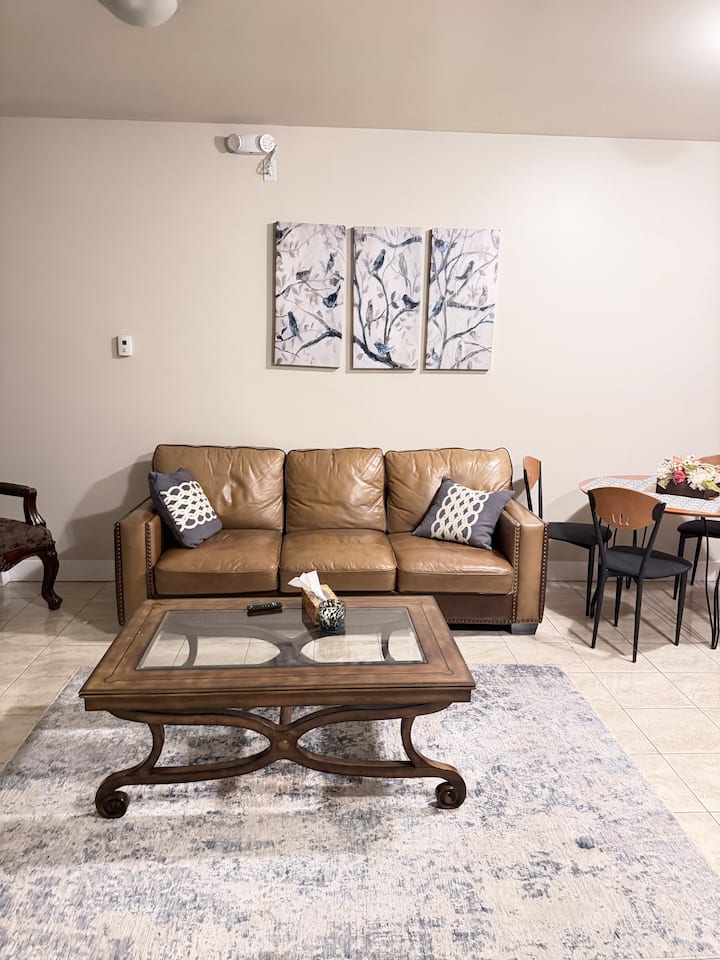 White Rock Beach Breeze-2bd Walkout Suite - White Rock