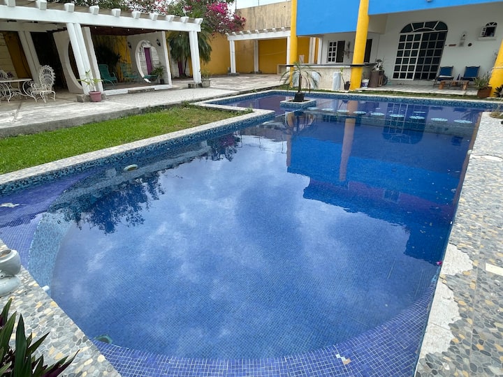 Casa Tropical Con Alberca, Cerca Del Aeropuerto. - Cancún