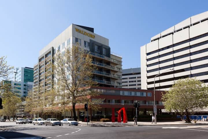One Bedroom Hotel Apartment In The Heart Of City - Canberra