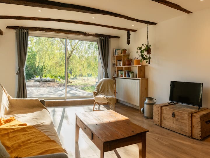 Gîte Jura - ÉTable Rénovée Au Calme - Jura