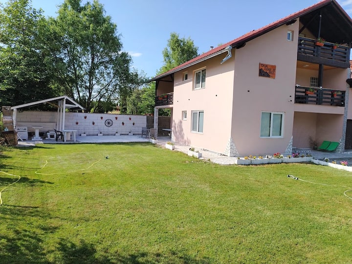 Casa Floare De Colt Un Loc Relaxare - Victoria