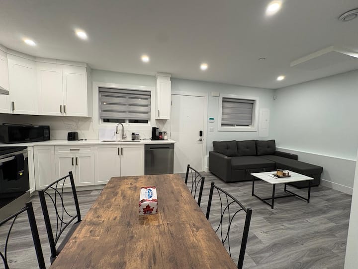 Charming 2br Vancouver Guest House - バンクーバー