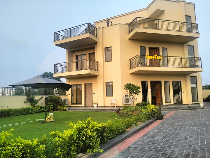 8bhk Luxury Villa | Perfect Group Getaway - Manesar