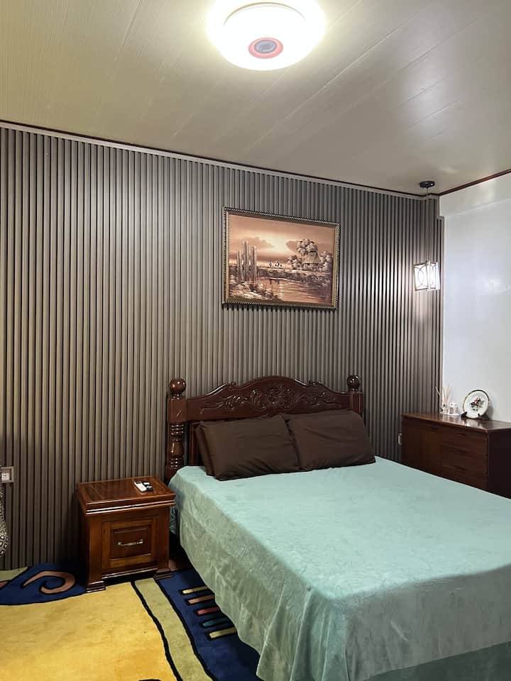 Spacious 2br Getaway With Terrace, Kitchen & View - Calubian