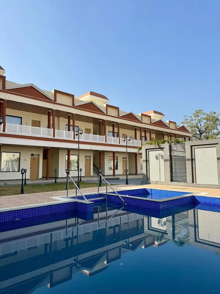 Stay W/ Pool | Great For Couples, Groups & Events - Jaipur