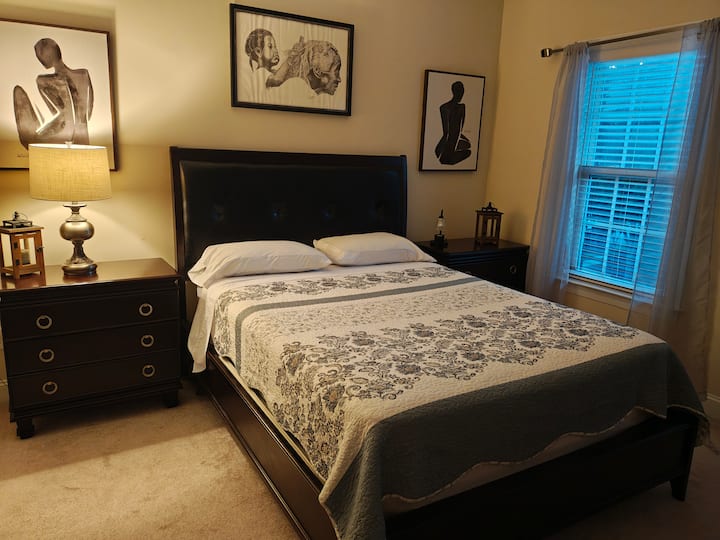 Stylish Greensboro Townhome Near Ghoe - Greensboro