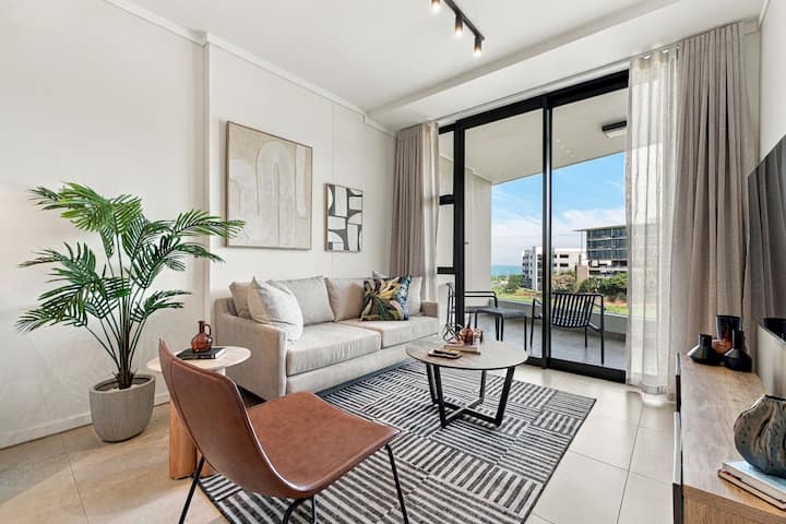 York | Chic 1br With Balcony & Sea Views - Umhlanga