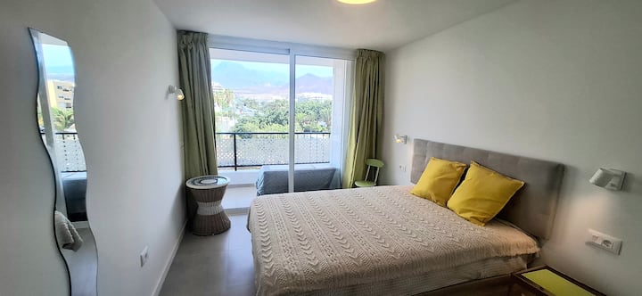 Wonderfull Near And Center At Los Cristianos - Los Cristianos