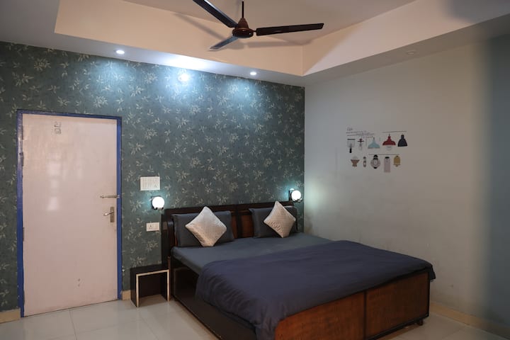Entire 4 Rooms In Kangra Market | Near Bus Stand - Kangra