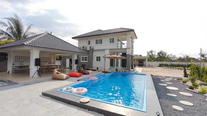 Modern Private Pool Villa On 2 Rai, Saraburi - Nong Khae