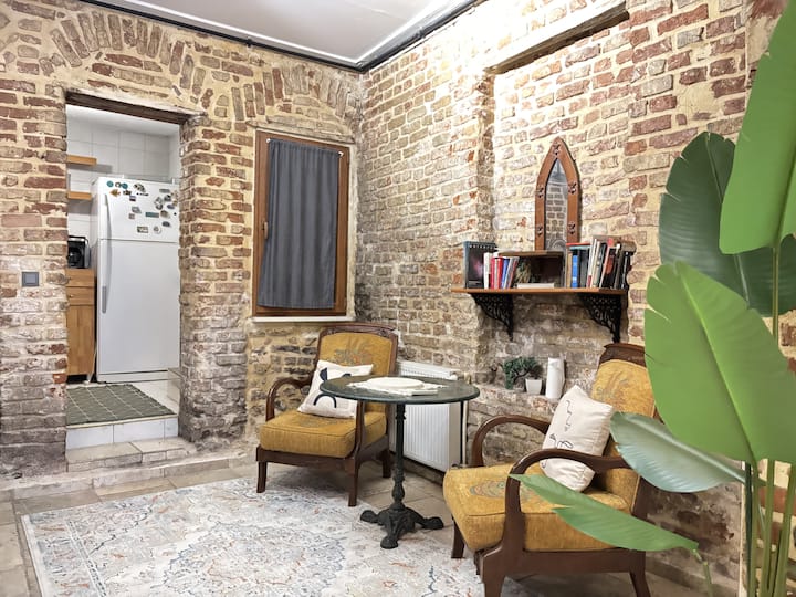 Balat Heritage House | Art, Space & Garden - Isztambul