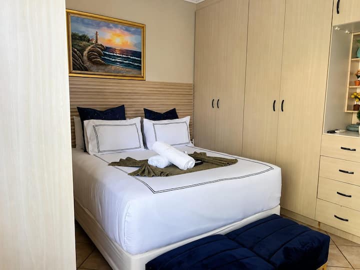 Copper - Standard 2-sleeper Room - Rustenburg