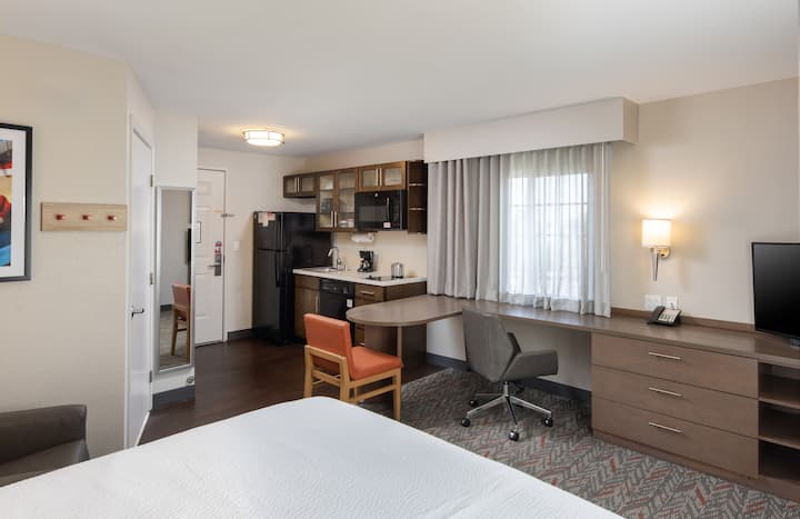 Short Drive To Disneyland! Unit W/ Full Kitchen! - Anaheim, CA