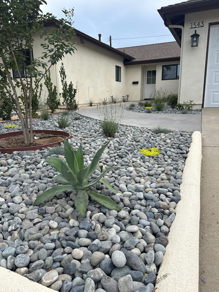 Beautifully Renovated Camarillo Getaway - Camarillo, CA