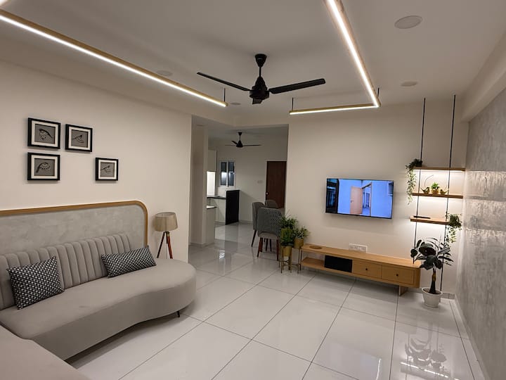 New Flats For Main Road Beautiful Location Silent - Vadodara