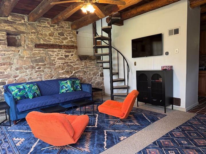 Historic 1700s Carriage House - Ralph Stover State Park, Pipersville