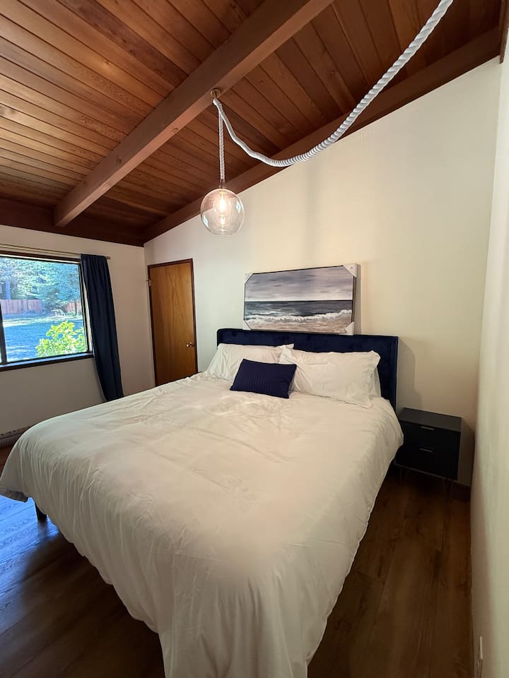 Single-level House With Fireplace Near Harbor - Fort Bragg, CA