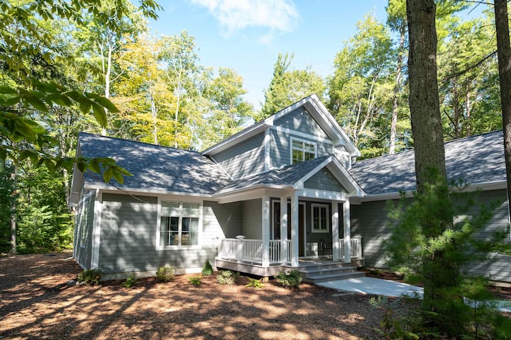 Woodstone Cottage Glen Arbor - Glen Arbor, MI