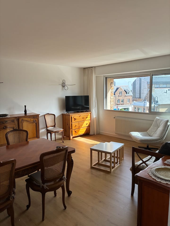 Perros-guirec T2 Plein Centre-ville - ペロス=ギレック
