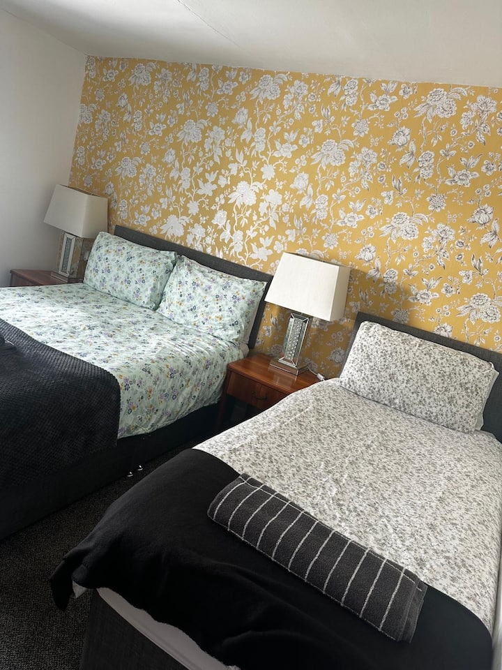 Cosy Hotel With Downstairs Bar Area Close To A55 - Llanberis