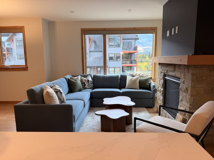 New | Modern Mountain Retreat | Walk To Town - Canmore