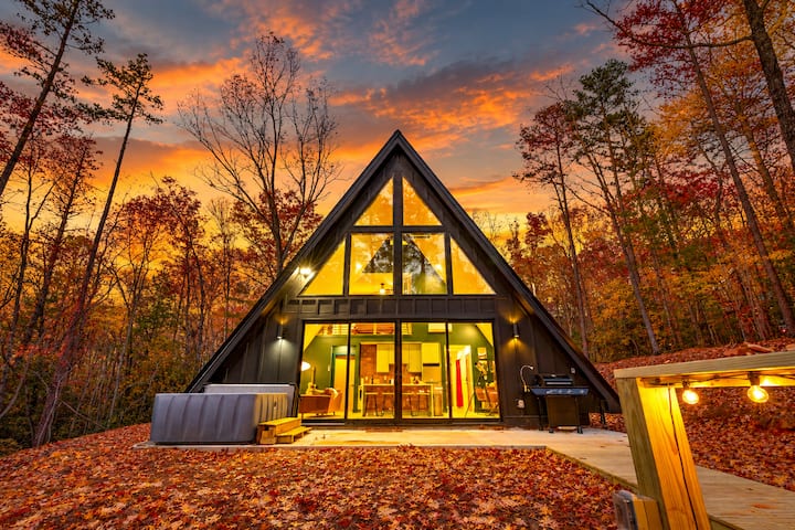 Secluded A-frame · Hot Tub · Sauna · Fire Pit - Blue Ridge, GA