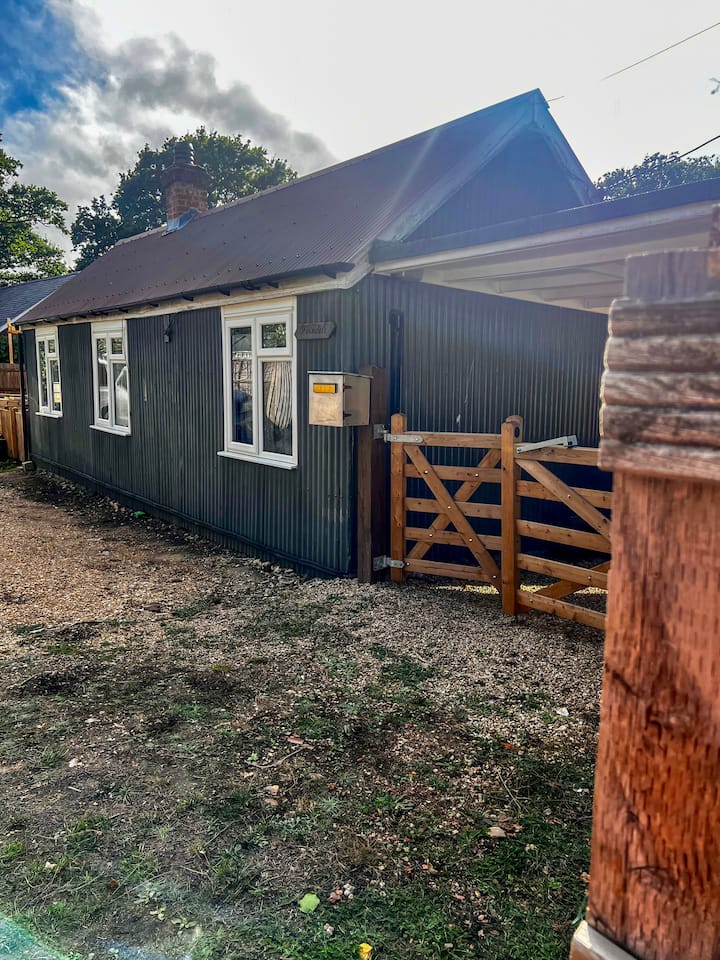 90 Year Old Commoners Cottage - Beaulieu