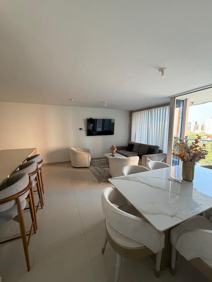 Elegante Apto En Miramar | 3h, Piscina, Balcón. - Barranquilla