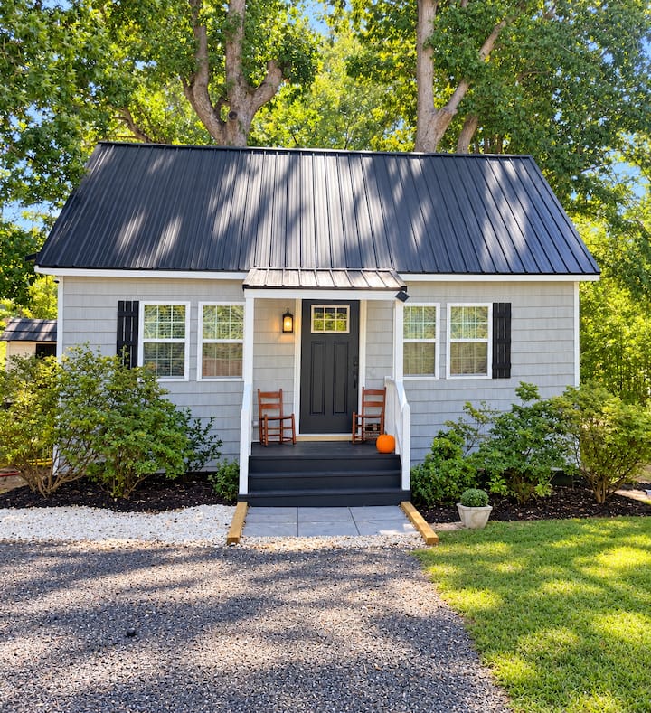 Cottage On The Falls Road - Twin Lakes State Park, Green Bay