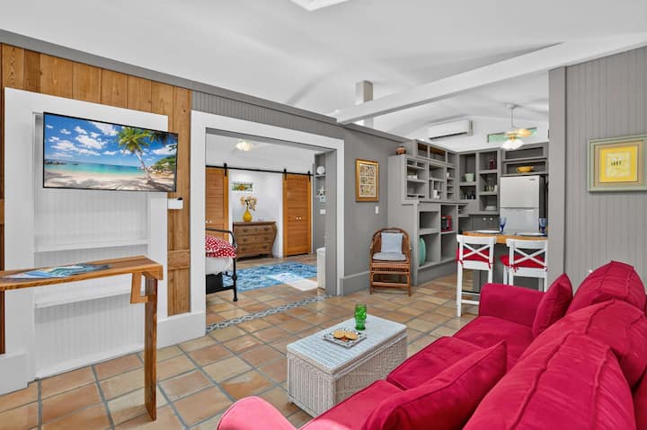 Sapphire Shores Studio | King Bed - Sarasota, FL