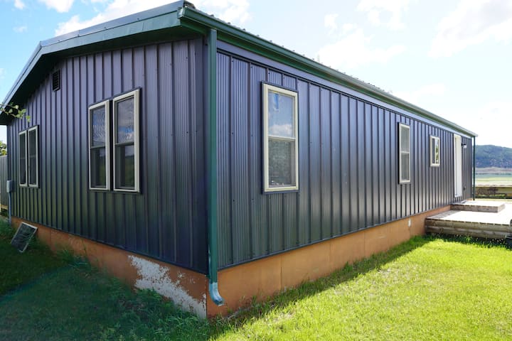 Family Home With Complete Amenities. - Sundance, WY